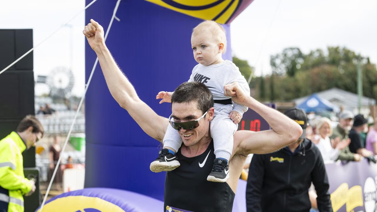 Meet the champion runner training at 4am to balance family, work and ...